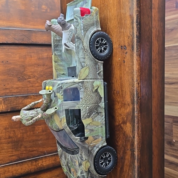 Toys | Euc Camo Ford Hunting Truck With 2 Dogs Posable Man Tool Box ...